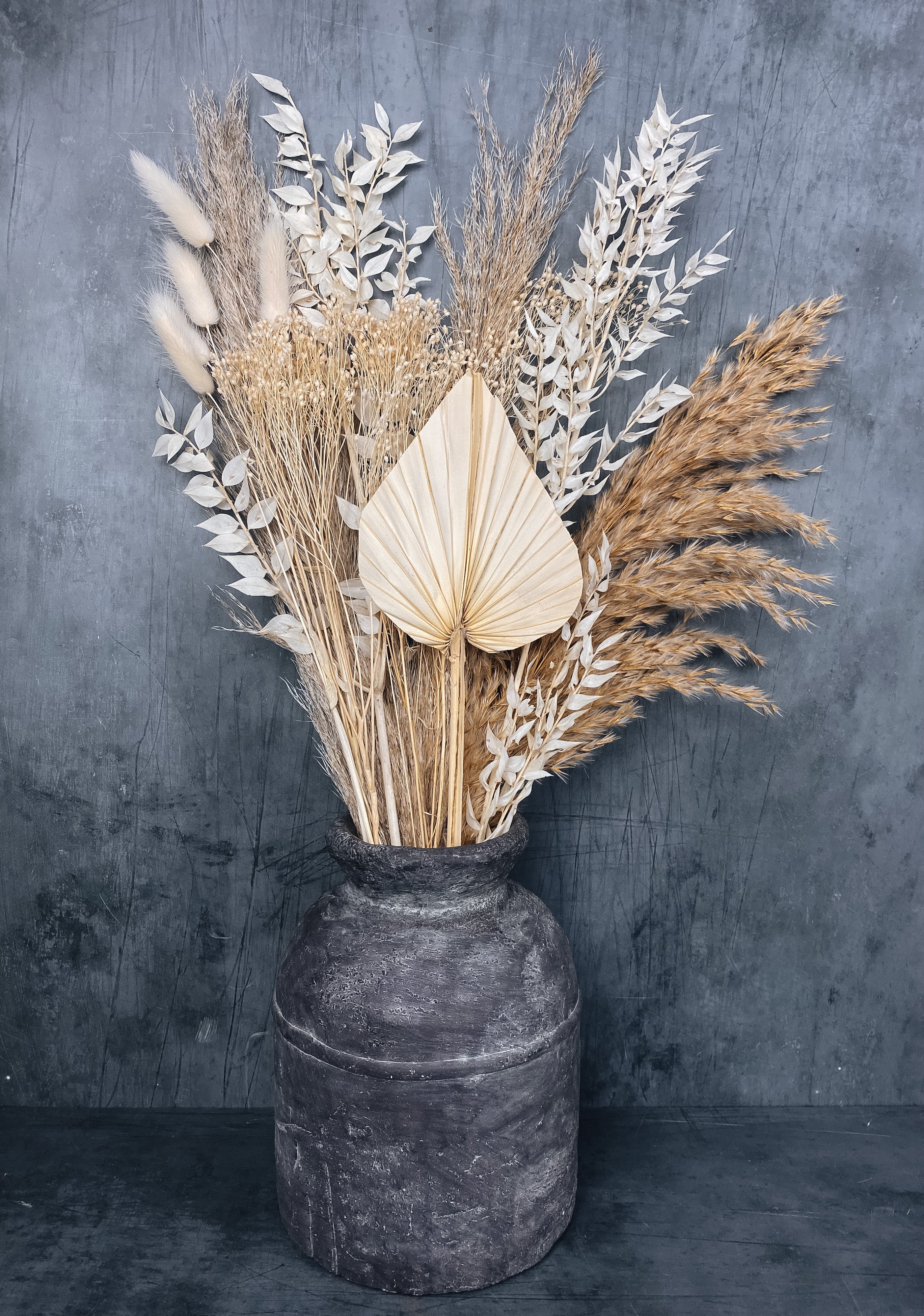 Heidi Neutral Dried Flower Arrangement pampas & palm spear / DRIED ...